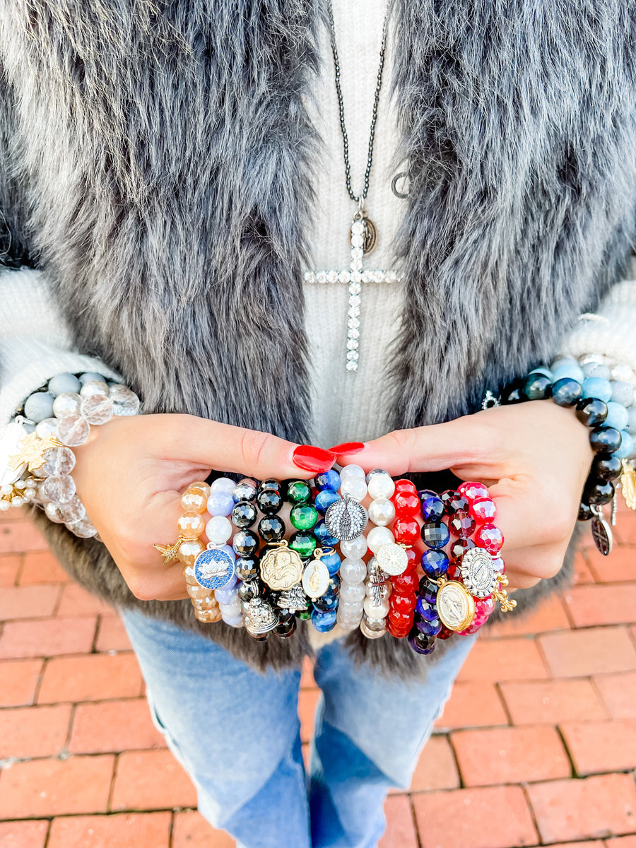 Holiday Bracelet with Vintage Medal – Powerbeads by jen